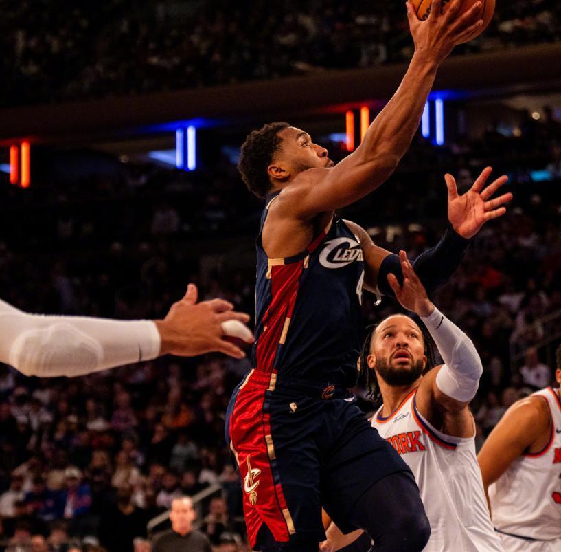 布伦森34分唐斯两双，米切尔34+7+6+4难救主，尼克斯17分逆转骑士|尼克斯|骑士|米切尔