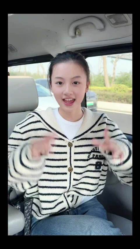 14岁演员七七进组,素颜状态引关注|清新美女|后续_新浪新闻