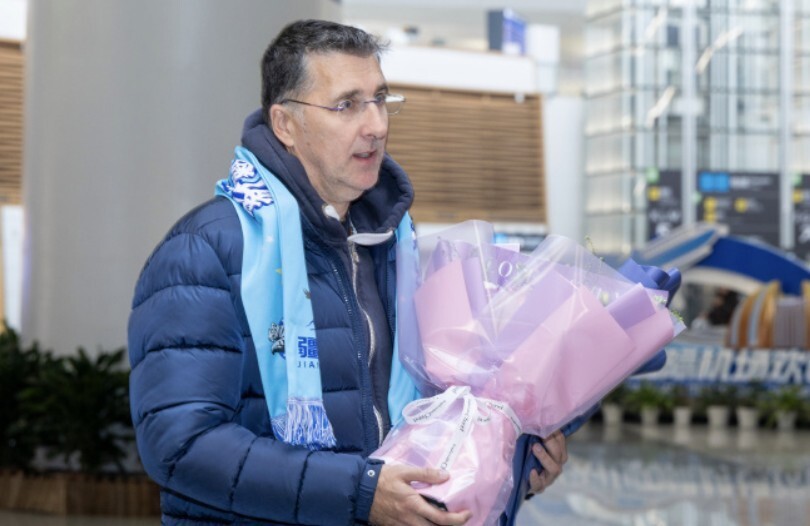 官方：新疆广汇俱乐部聘请别德夫-格兰担任主教练|新疆男篮|新疆俱乐部|cba联赛|中国男篮|篮协_新浪新闻