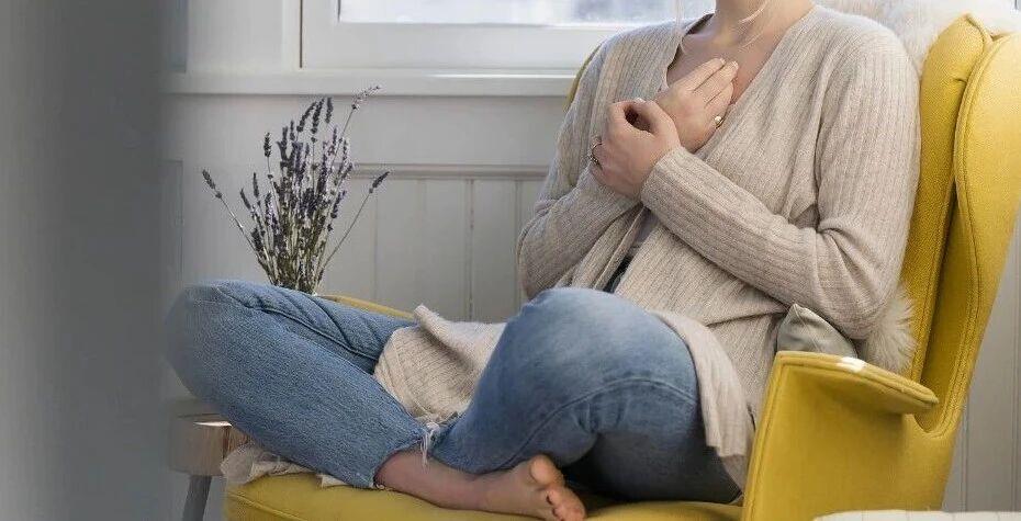 5个伤膝盖的动作，你可能每天都在做！快自查|登山|体重|膝关节|楼梯|跳绳_新浪新闻