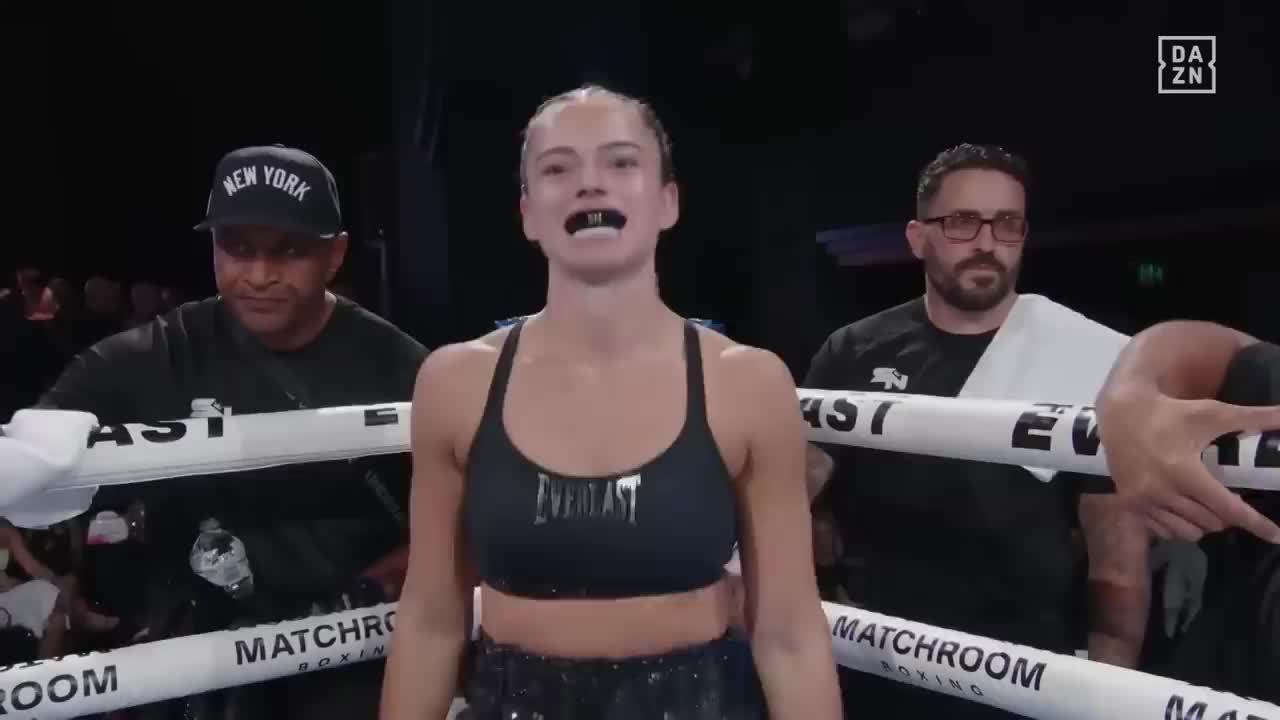 自由视频——昨天的拳击赛 Skye Nicolson Vs Urvashi Singh|格斗|mma|UFC|MMA_新浪体育_新浪新闻