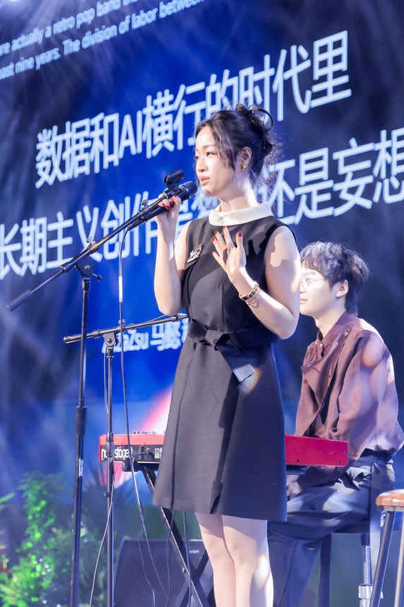 歌曲登上春晚前，ZaZaZsu在“思想者春晚”聊创作|春节联欢晚会|王菲|你我经历的一刻|央视春晚|心动_新浪娱乐_新浪新闻