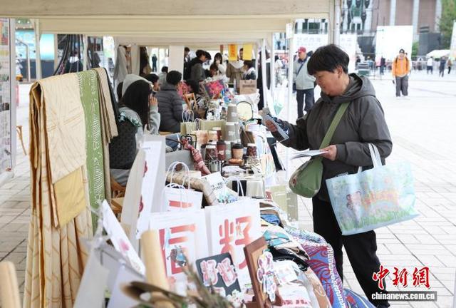 青海省高校艺术设计展暨文创大集在西宁举行_新浪财经_新浪网