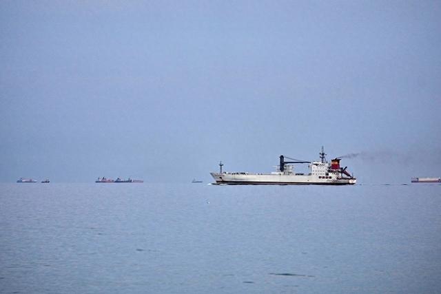 伊朗称美军炮弹击中阿曼湾一艘伊方货船_新浪财经_新浪网