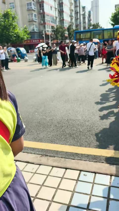 湖南石门五小足球队击败欧洲豪门青训队挺进国际赛八强|中国足球小将|巴塞罗那|上海市|湖南省|切尔西_新浪新闻