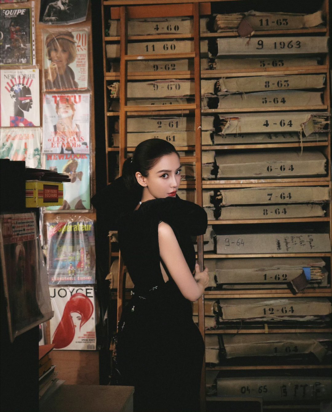 Angelababy成85花首位钻石超话明星