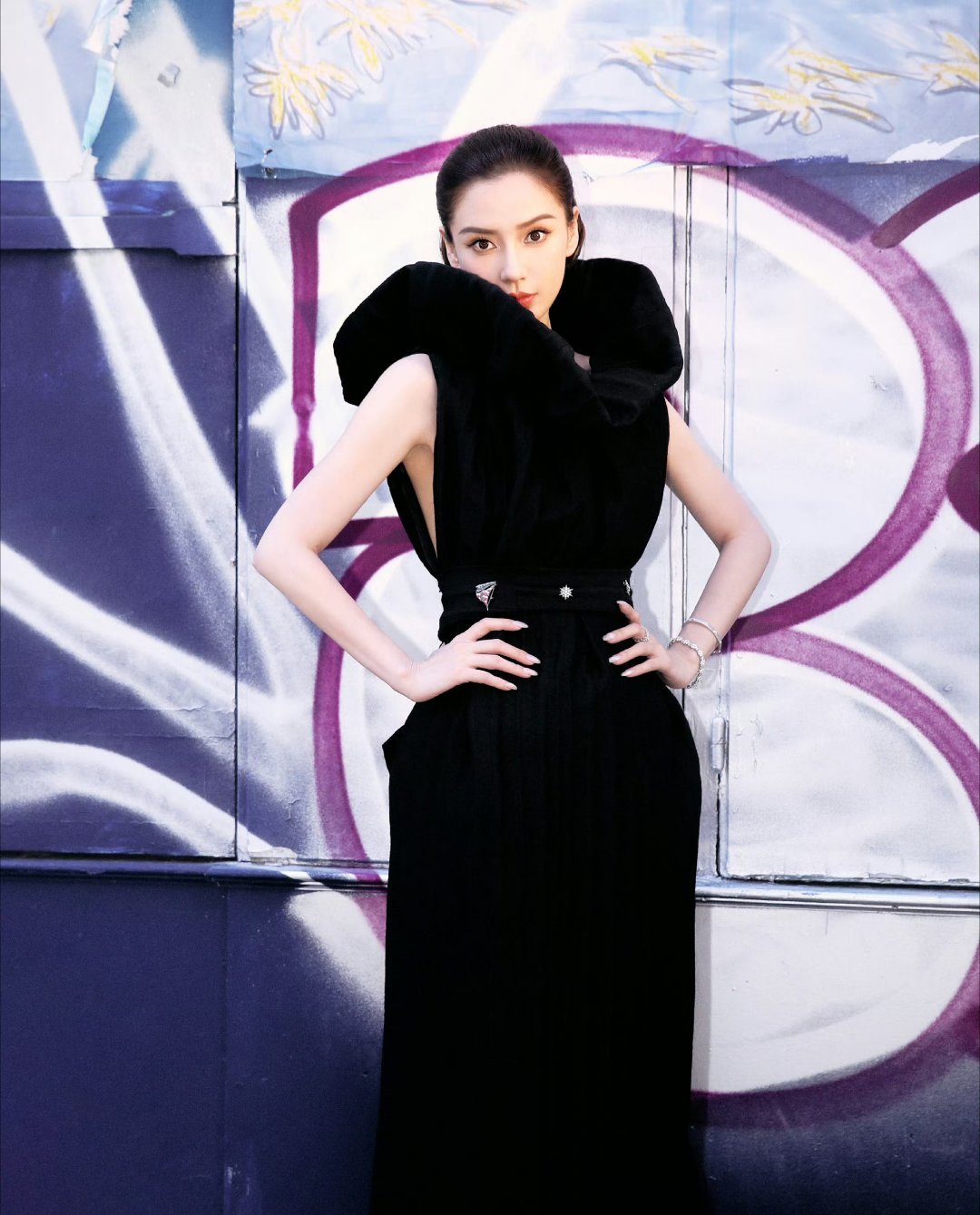 Angelababy成85花首位钻石超话明星