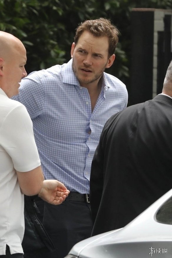 “星爵”婚礼仪式开展！准新娘施瓦辛格女儿盛装露面_新浪游戏_手机新浪网