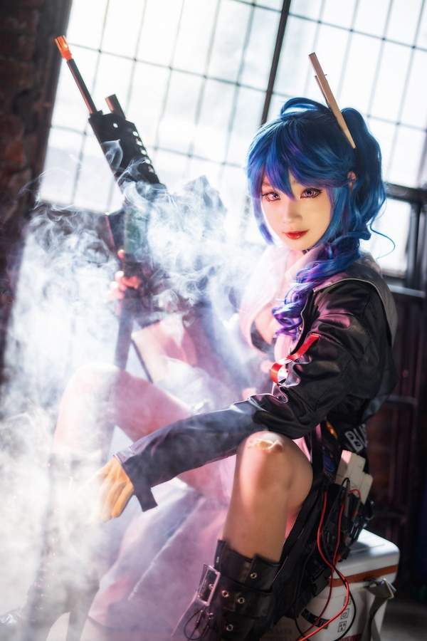 韩国美女Cos《少女前线》K11&K2 小姐姐持枪火辣又飒爽_新浪游戏_手机新浪网