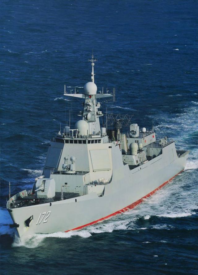 052D加长版能让直20在驱逐舰上起降？没有复制055舰体构造_手机新浪网