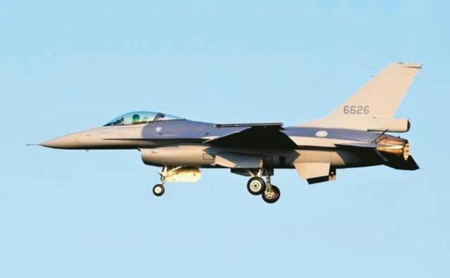 买F16V不如买鹰狮，泰国就是例子，装备F16却不敢和歼-10C过招_手机新浪网