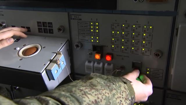 俄军"Tor-M2DT"防空武器部署北极，车内部首公开，可适应极地环境_手机新浪网