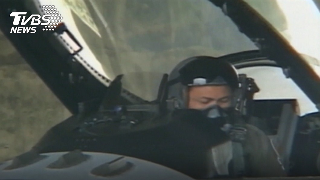 台F-16战机失联 蔡英文支支吾吾讲话 飞行员名字念错两次|蔡英文|飞行员|台湾_新浪新闻