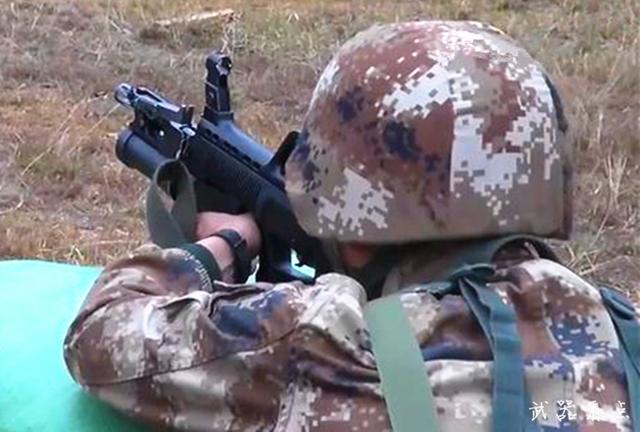 军事丨国产10式枪挂榴弹，堪称单兵小炮|步枪|手榴弹_新浪新闻
