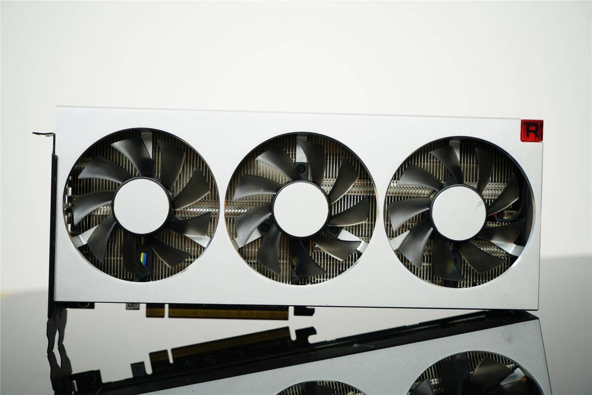 AMD显卡的性能王者？RX 5950XT现身EEC备案__财经头条