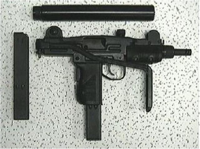 乌兹冲锋枪性能优异，充满了中国风格，为何会被以色列军队抛弃_手机新浪网