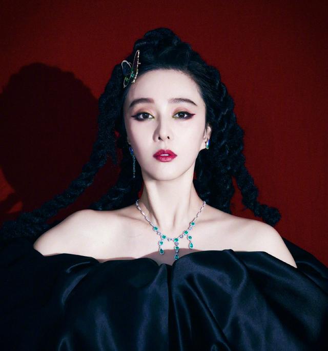 范冰冰的五官太大气，藕粉色妆容温柔优雅，轻松展现东方美|妆容|眼妆_新浪新闻