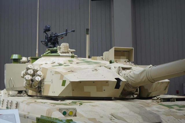 比赛专用车还是为战争而生？详解中国96B坦克，性能超乎想象_手机新浪网