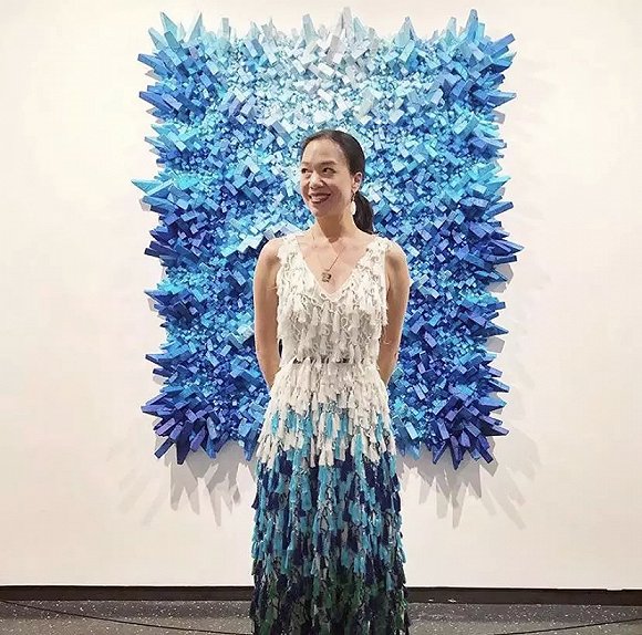 Carla Shen的行为艺术现场|布鲁克林博物馆|Instagram_新浪科技_新浪网