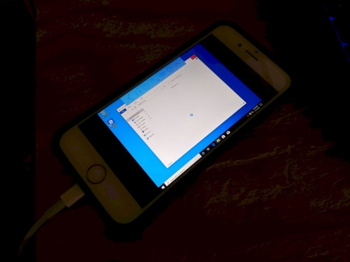 [图]UTM应用：不越狱也能在iPhone/iPad上运行Windows 10|UTM|iPad_新浪科技_新浪网
