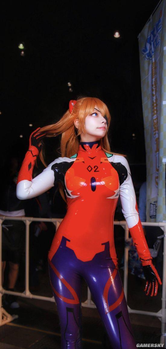 岛国妹子COS《EVA》明日香 胶衣战斗服和女仆装全都要_手机新浪网