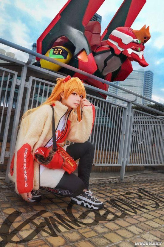 岛国妹子COS《EVA》明日香 胶衣战斗服和女仆装全都要|COS|EVA_新浪科技_新浪网