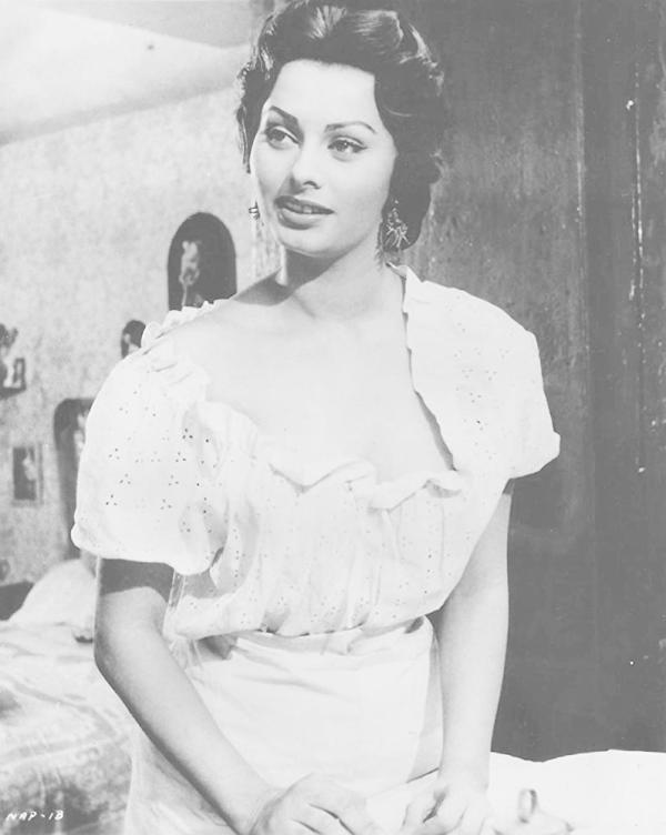 奈飞邀女性电影人力荐佳作，索菲亚·罗兰首推《王冠》|王冠|那不勒斯的黄金_新浪新闻