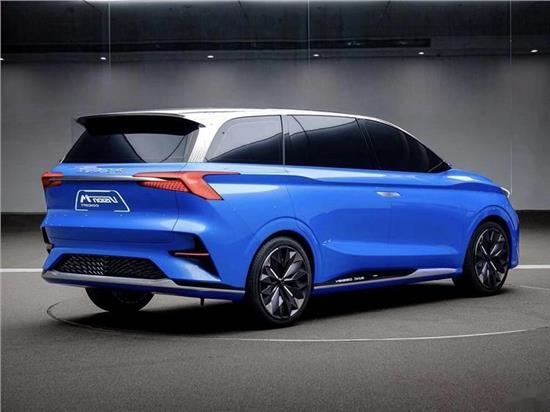 挑战别克GL8！荣威首款高端MPV iM8发布：18万就能买|荣威|MPV_新浪科技_新浪网