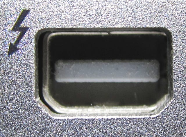 黑客 5 分钟即可破解 Thunderbolt 端口，如何自救？_手机新浪网