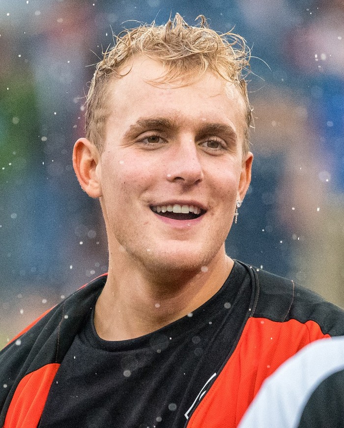 FBI突击搜查网红Jake Paul住处：跟一场商场“骚乱”调查有关_手机新浪网