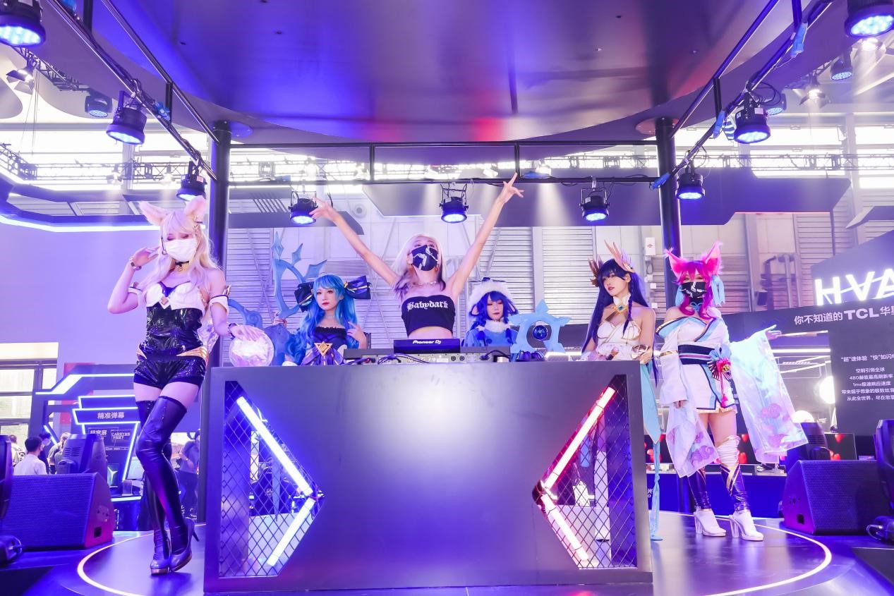 UDE&CJ双展开幕，TCL引领智慧科技新生活|TCL|Mini LED_新浪科技_新浪网