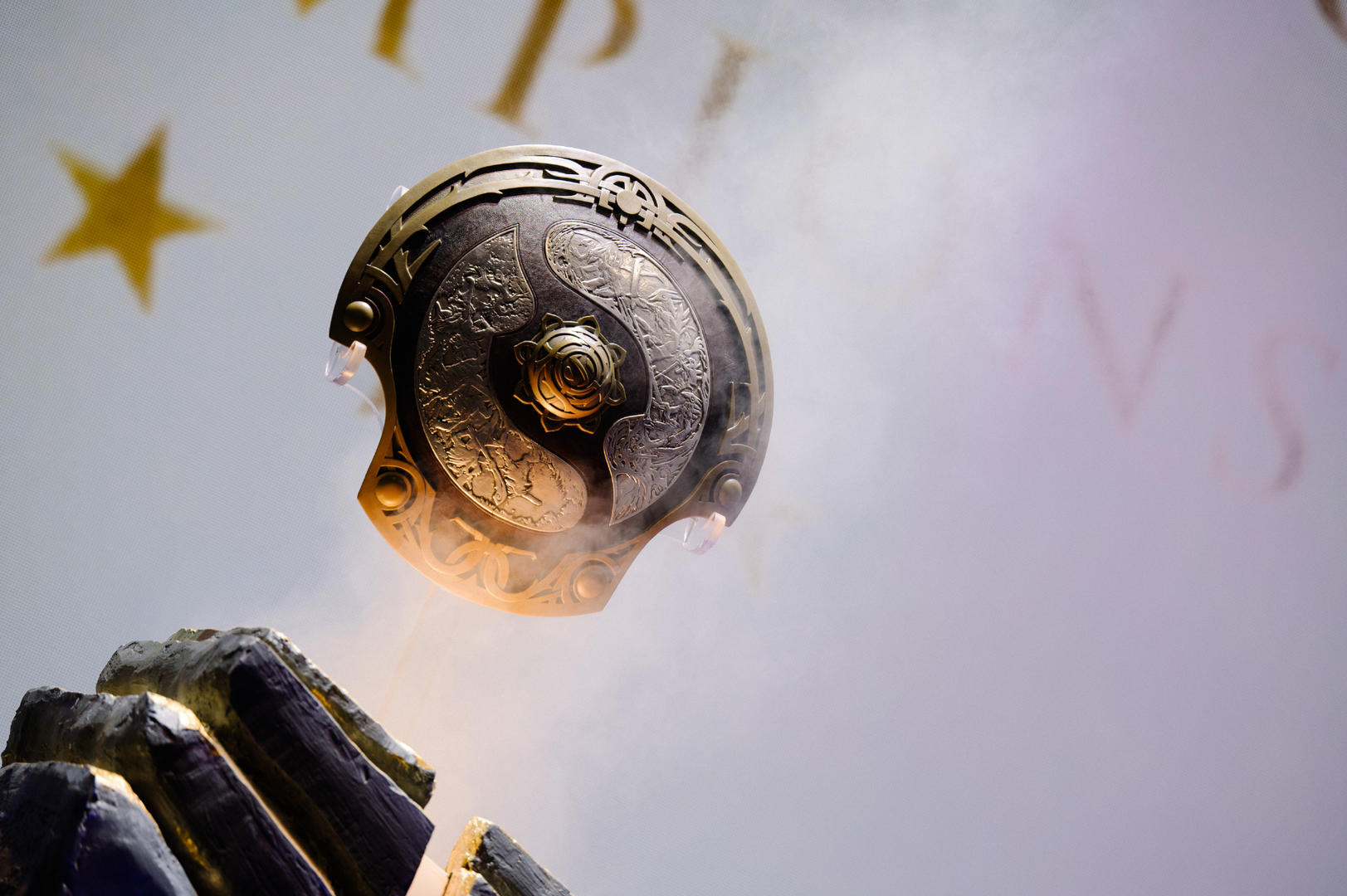 狂揽上亿冠军奖金！黑马爆冷击败PSG.LGD夺TI10冠军|电竞|PSG.LGD|电竞行业_新浪新闻