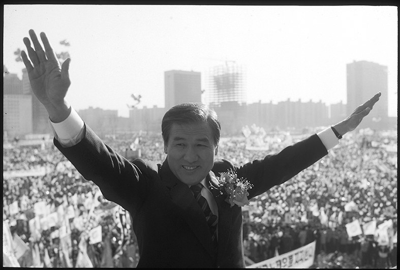 韩国前总统卢泰愚去世 韩媒：文在寅表哀悼_手机新浪网