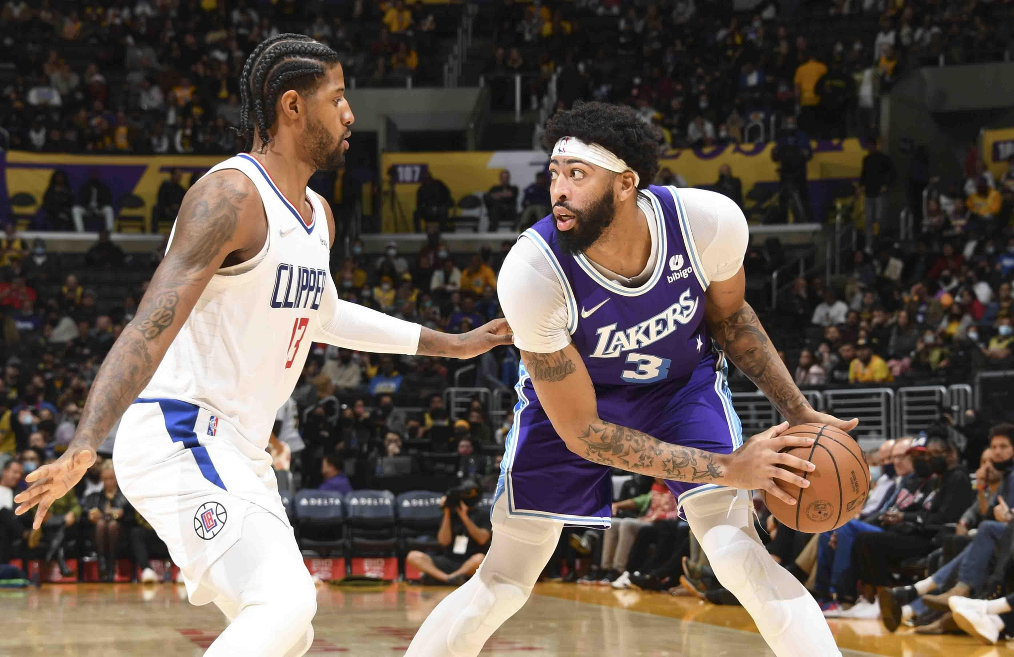 戴维斯空砍27+10 快船险胜湖人止连败_手机新浪网