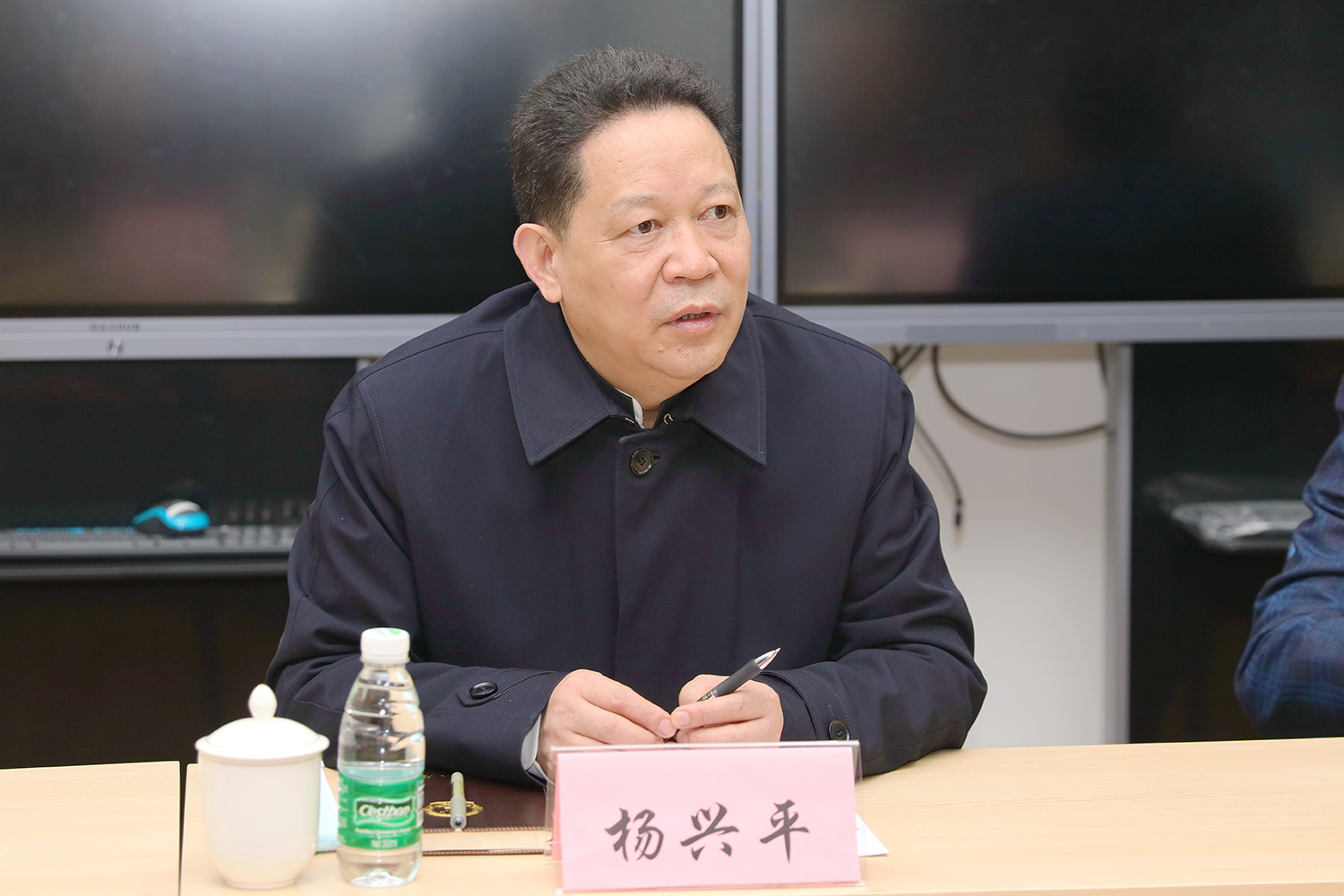 杨兴平副省长调研四川省肿瘤医院|省政府|四川省_新浪新闻