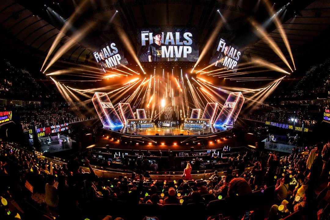 LPL最强集训团再聚武汉 RNG春决夺冠将赴冰岛迎国际大考_手机新浪网