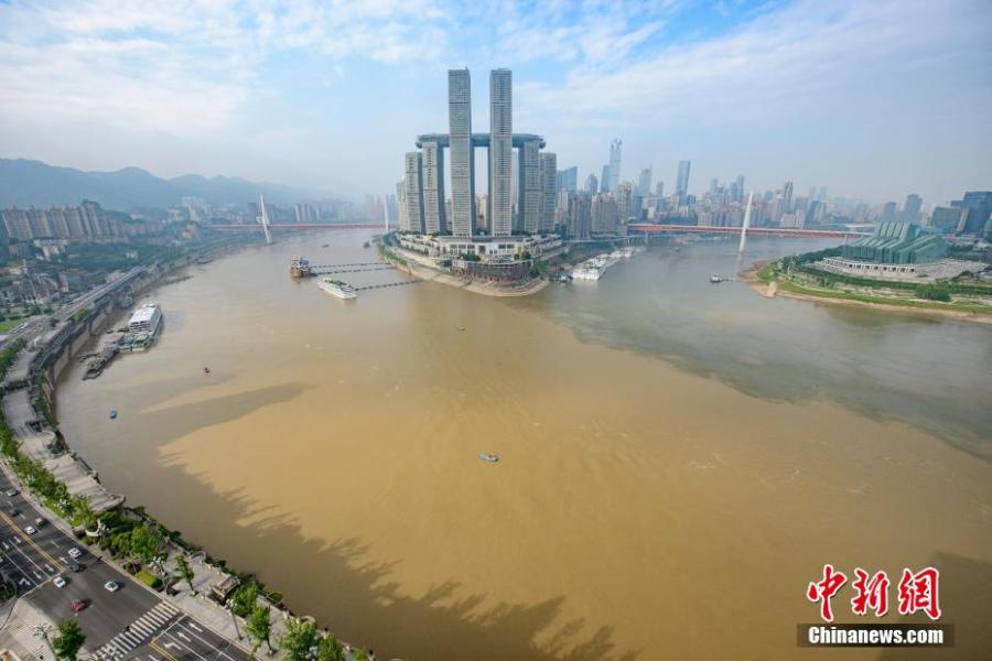 Scenery of intersection of Yangtze river and Jialing river in Chongqing ...