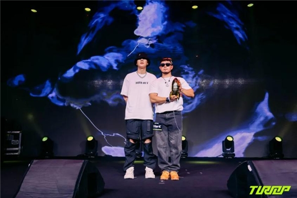 TurnUp2022说唱大赛全国总冠军诞生!比赛圆满落幕,超燃现场引欢呼!_手机新浪网