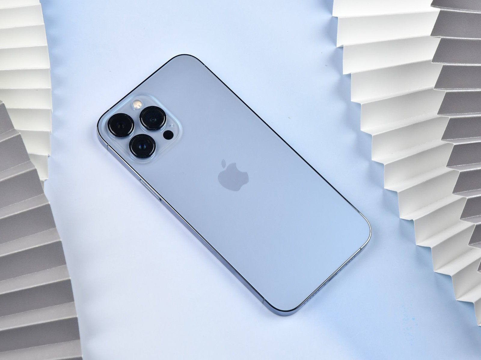 历代iPhone特殊配色回顾 劝你别买暗夜紫|苹果|iPhone_科技频道_新浪科技_新浪网