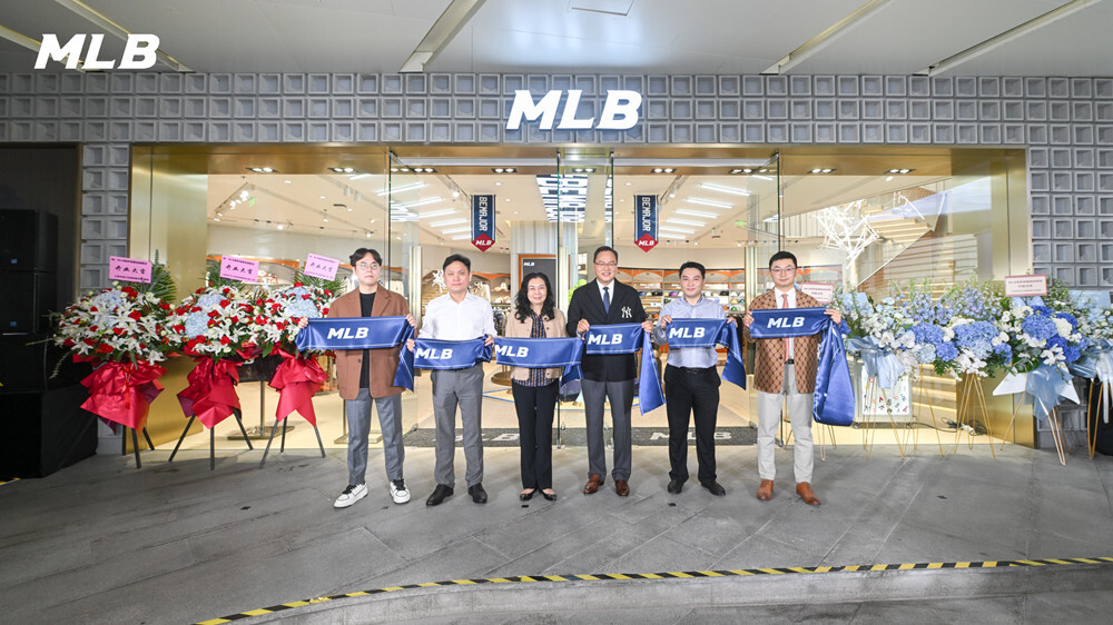 MLB品牌中国大陆地区首家潮流旗舰店开业 解锁沪上潮奢生活新据点|上海市_新浪新闻