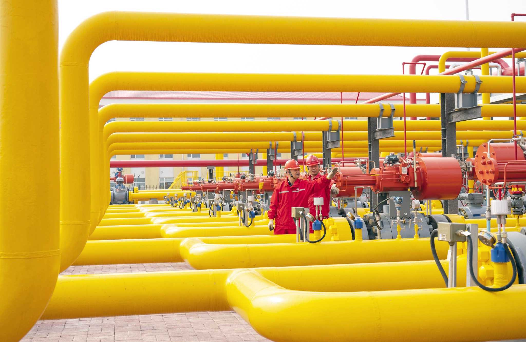 全力备战冬供！中国石化天然气分公司今年累计向储气库注气近28亿方_手机新浪网