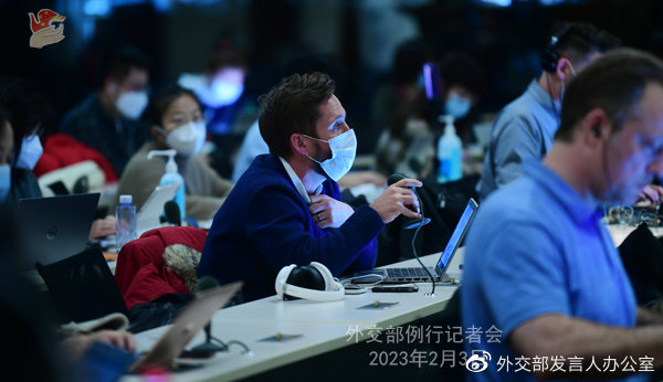 【双语】例行记者会/Regular Press Conference（2023-2-3）_手机新浪网