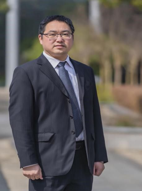 才赋新城| 陈锋：立德育人，潜心开拓教育改革创新航道|陈锋_新浪财经_新浪网