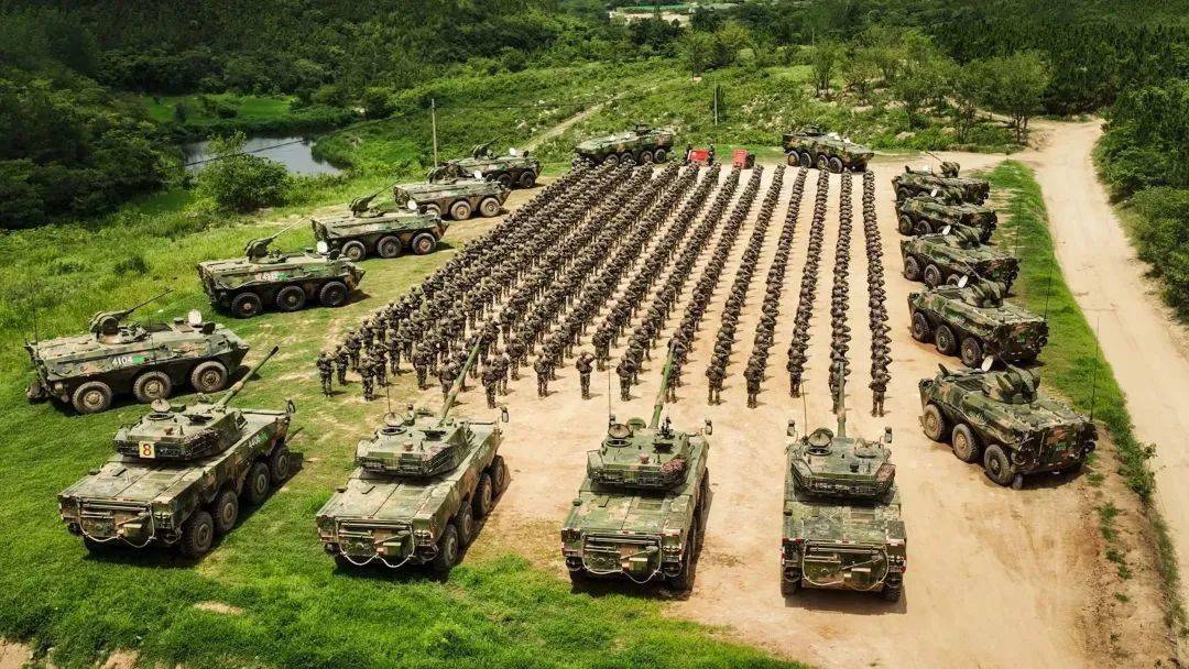 92式步战车升级大八轮！驻守东南沿海的“一等战功团”百车大授装|战车_新浪财经_新浪网