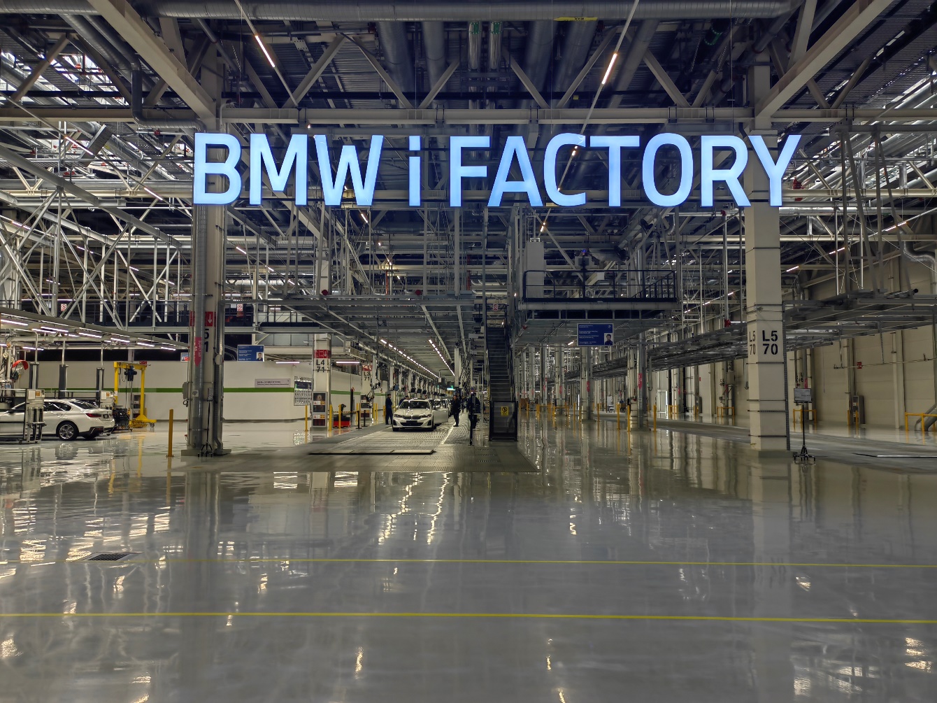 “无质量 不豪华”BMW用数字驱动质量创新！走进BMW iFACTORY的典范|BMW_新浪财经_新浪网