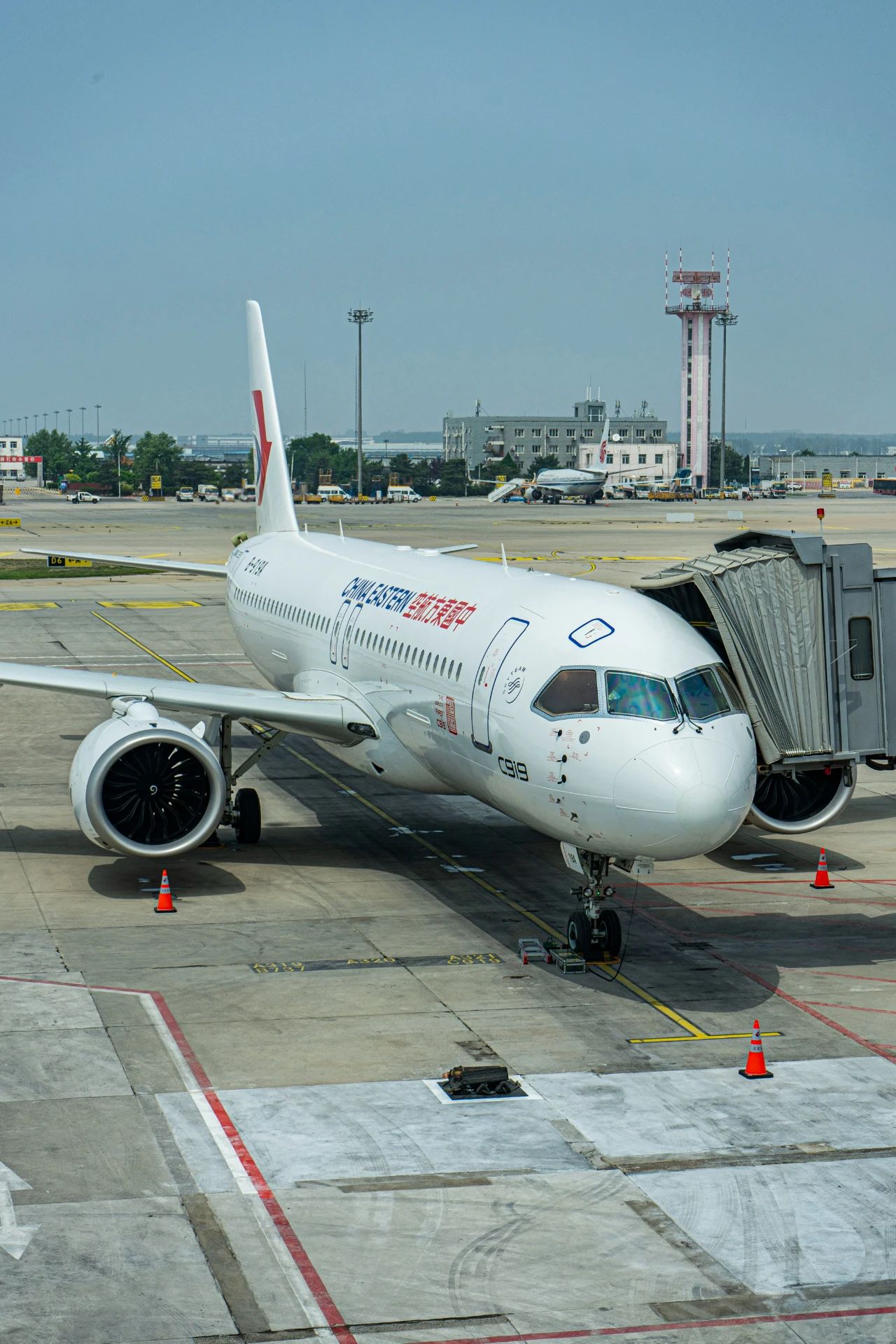 新图出炉！首次载客的C919|嘉泰_新浪财经_新浪网