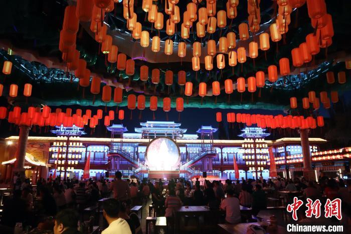 【甘快看】“上元市集”敦煌亮灯 梦回汉唐街体验古时“剧艺食趣”_新浪财经_新浪网
