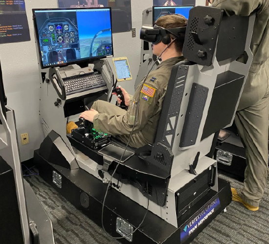 Ryan Aerospace 獲美海軍 2800 萬美元合同，將提供 XR 飛行模擬器 - 新浪香港