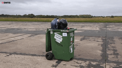 把垃圾桶改造成跑车后：坐进去比法拉利还拉风百倍！|跑车|法拉利_新浪科技_新浪网