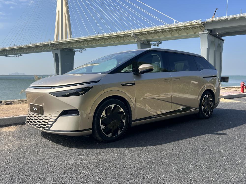 目標直指“電動MPV領袖”：小鵬X9實力夠“硬”嗎？ - 新浪香港